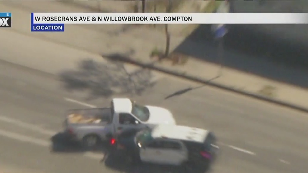 Police Chase Deputies Try Pit Maneuver As Pursuit Continues Fox 11