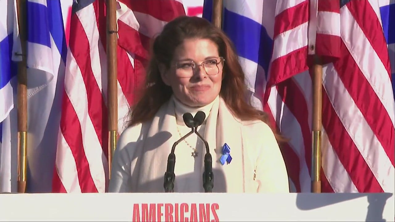 'We will win': Actress Debra Messing takes the stage at the March for ...