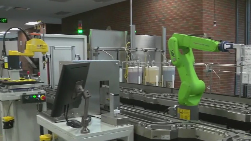 Inside UWM's cutting-edge Microsoft AI lab | FOX6 Milwaukee