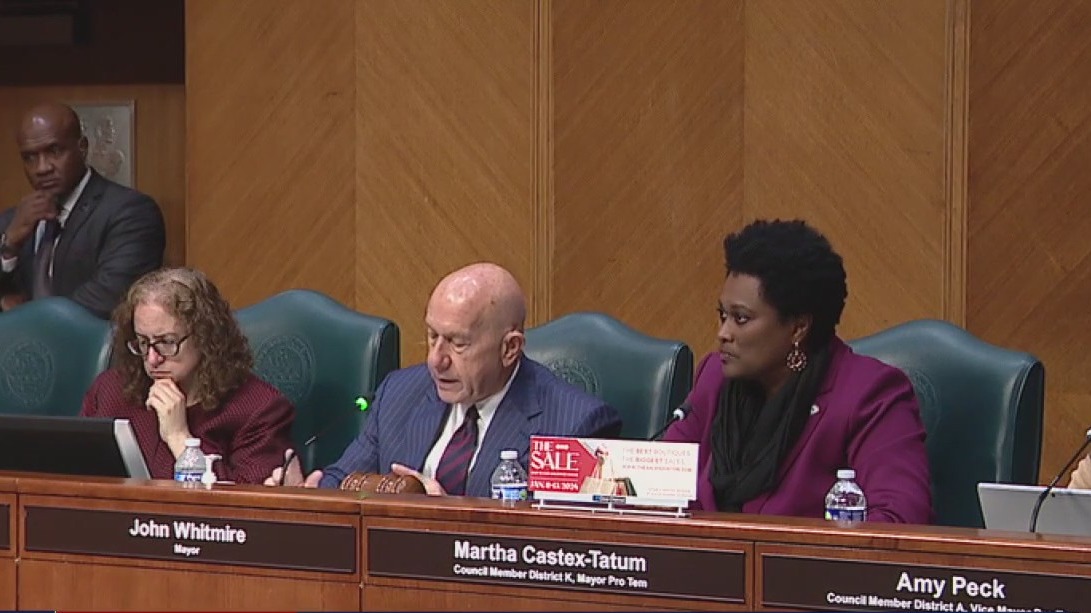 Houston mayor reviews cancer cluster relocation | FOX 26 Houston