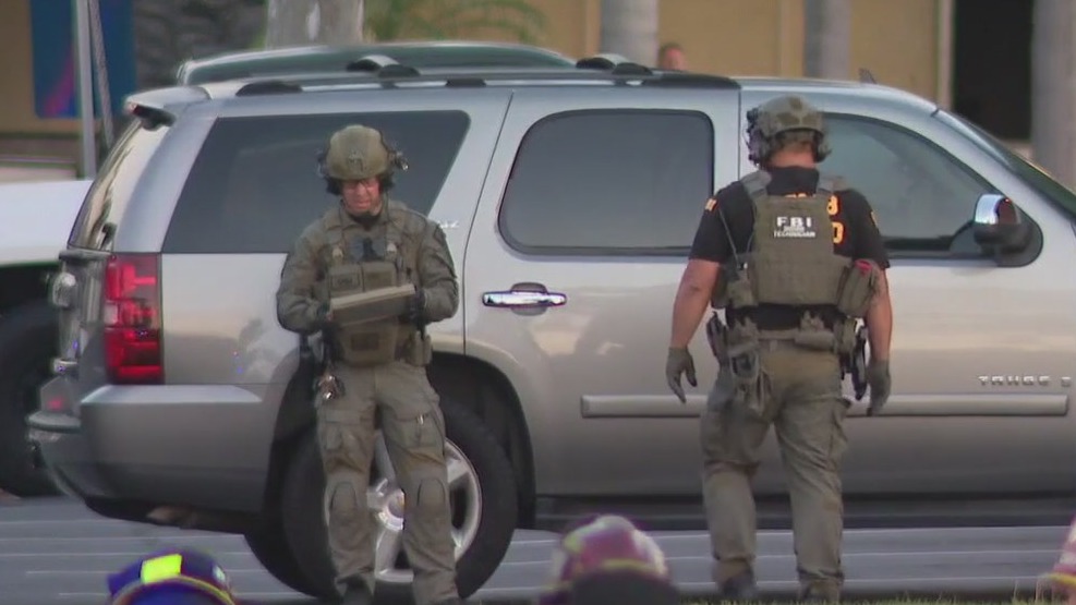 Attempted bank robber shot, killed in Fullerton | FOX 11 Los Angeles