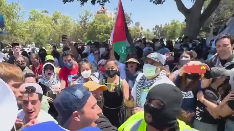 Fights break out between protesters at UCLA | FOX 11 Los Angeles