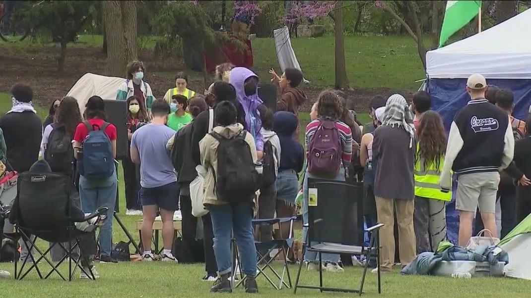 Students sue Northwestern University following protests | FOX 32 Chicago