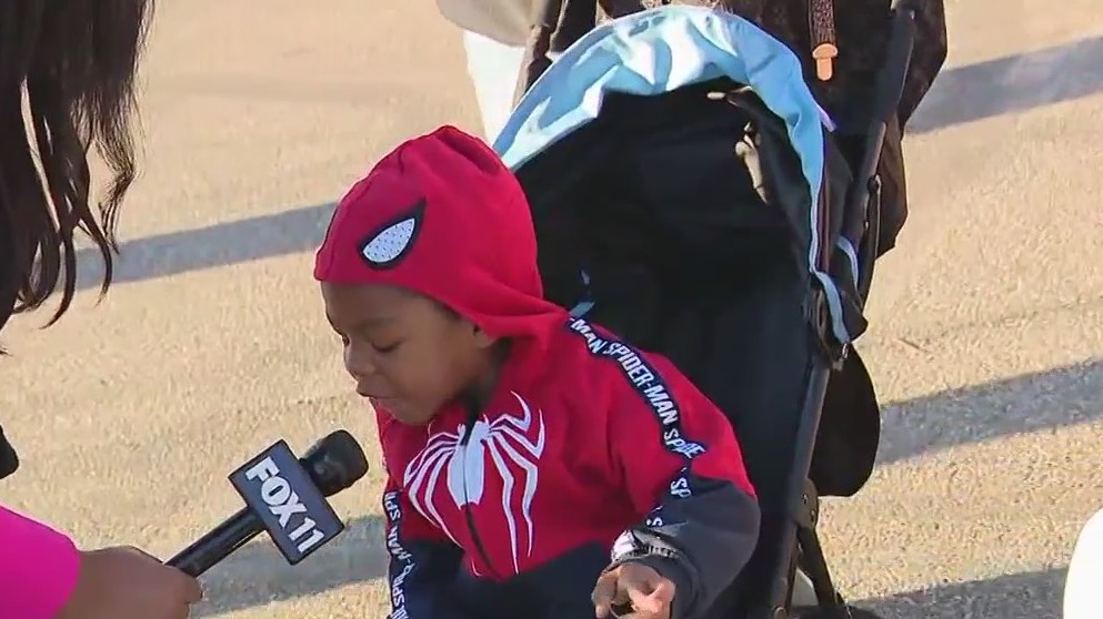 3-year-old steals hearts at 2024 'Floatfest' | FOX 11 Los Angeles