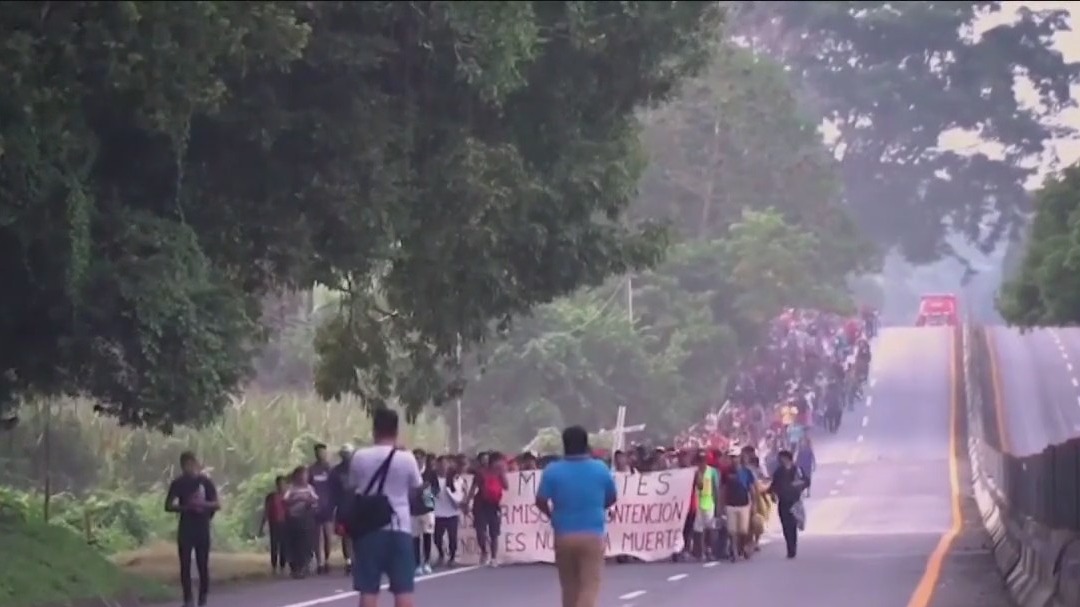 Thousands of migrants head to US border | FOX 26 Houston