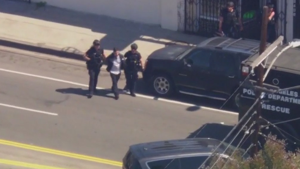 Murder suspect arrested after Gardena standoff | FOX 11 Los Angeles