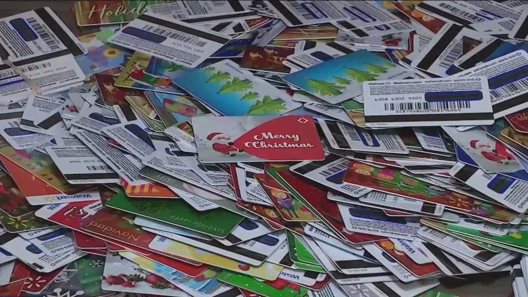 Scam alert: Gift card cloning on the rise | FOX 32 Chicago