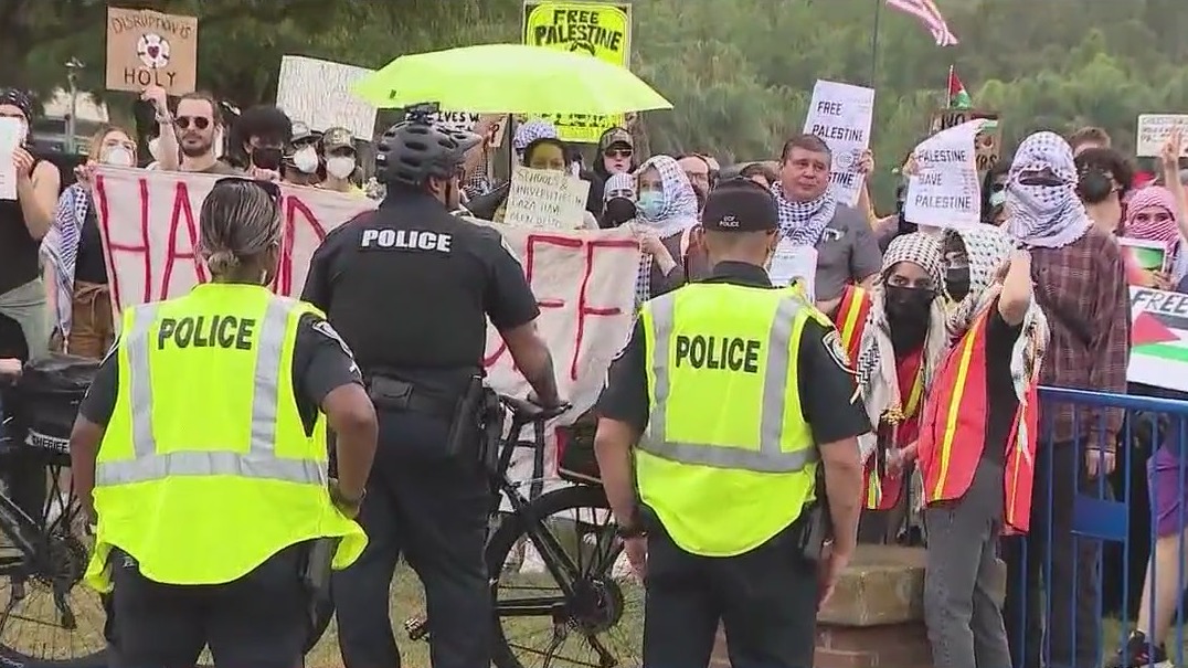 Protests held at UCF amid graduation ceremonies | FOX 35 Orlando