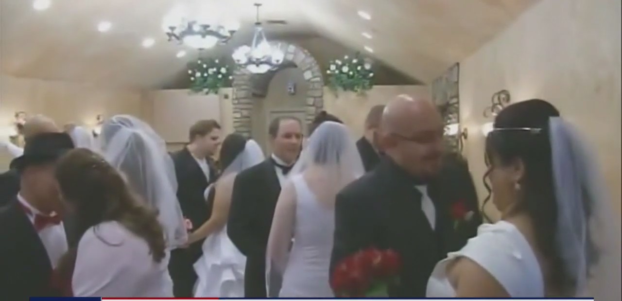 New Year's Eve wedding frenzy in Las Vegas | FOX 26 Houston