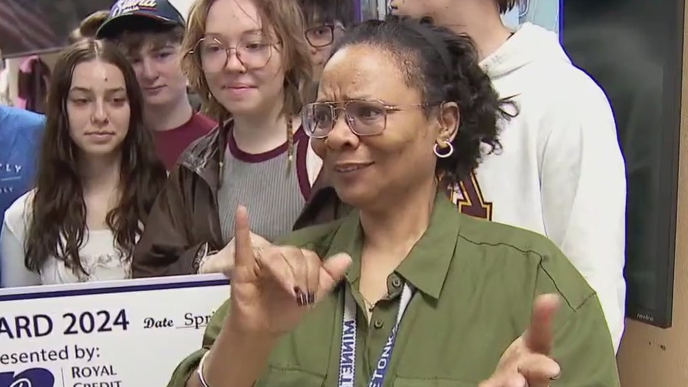Top Teacher: Minnetonka ASL teacher honored | FOX 9 Minneapolis-St. Paul