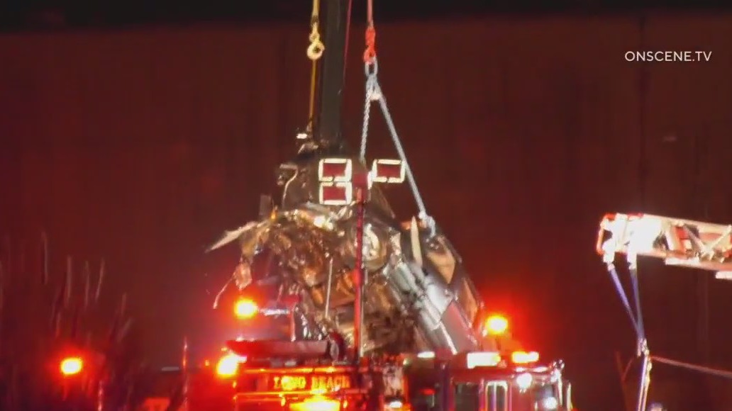 Long Beach crash sends car into canal | FOX 11 Los Angeles