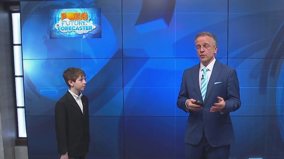 Linus helps Rob with the weather | FOX6 Milwaukee