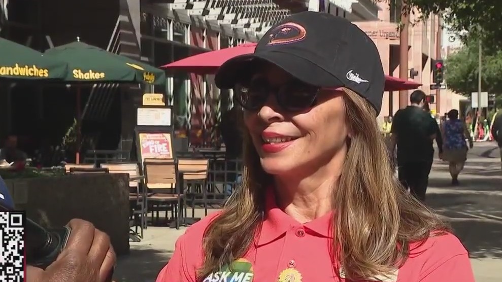 World Series 2023: Downtown Phoenix Ambassadors there to help | FOX 10 ...