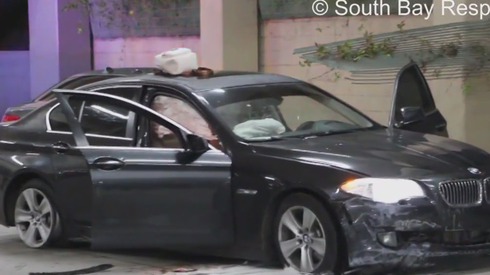 Man fights back against group of robbers | FOX 11 Los Angeles