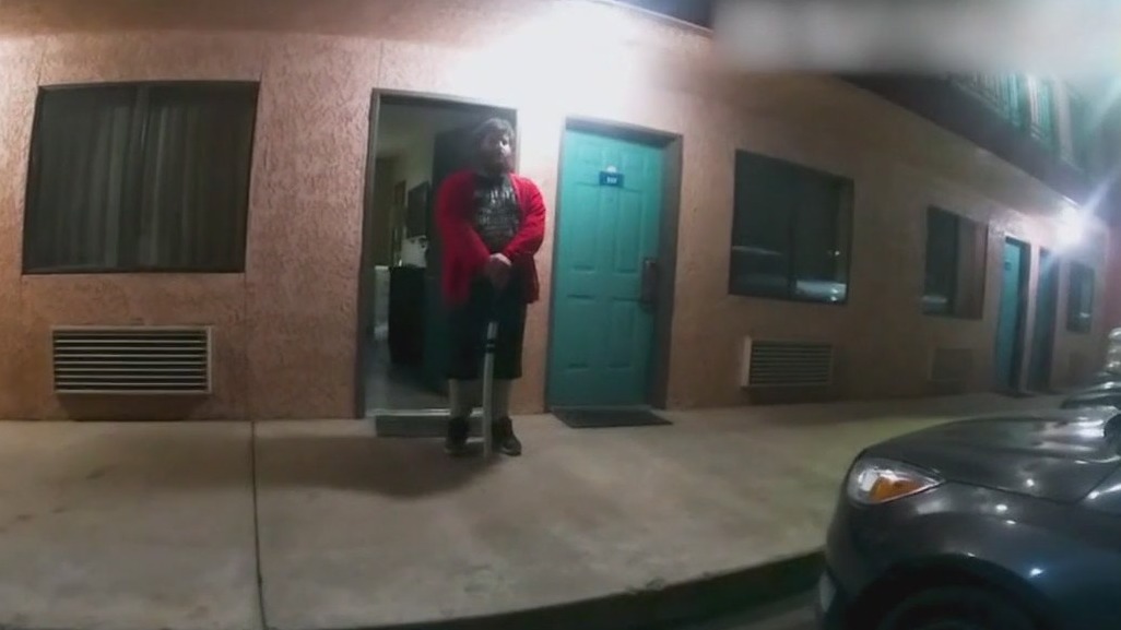 Body cam: AZ police shoot sword-wielding man | FOX 10 Phoenix