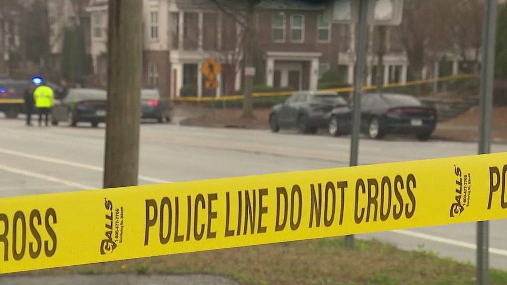 Atlanta police, SWAT team McDaniel Street SW | FOX 5 Atlanta