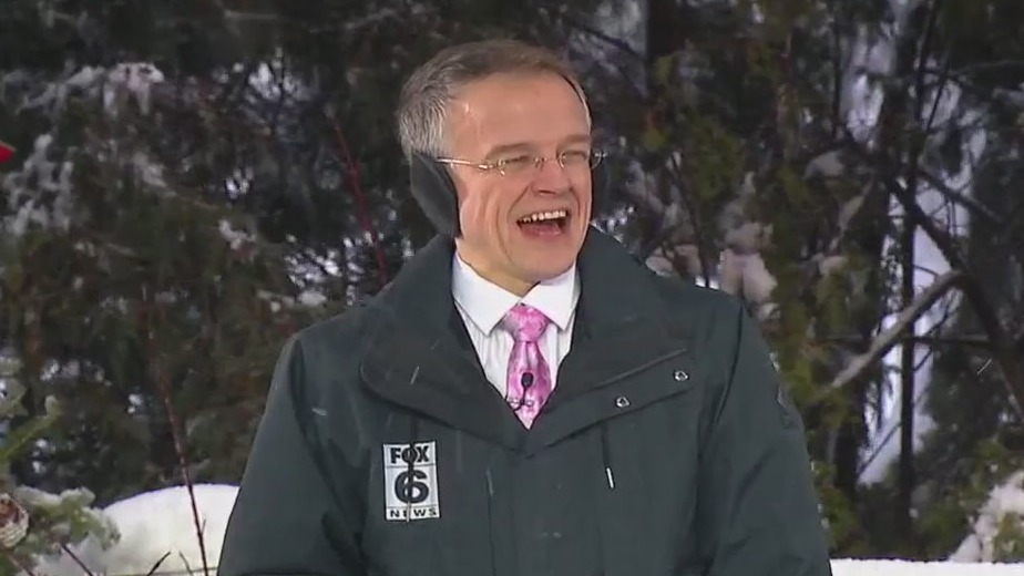 FOX6 Lisa Michaels steps in front of camera | FOX6 Milwaukee