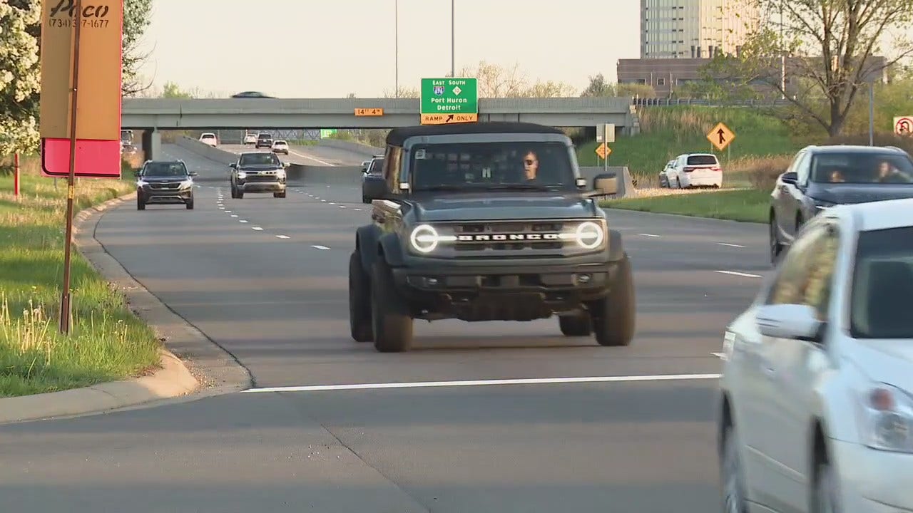 Michigan police crack down on distracted driving in April | FOX 2 Detroit