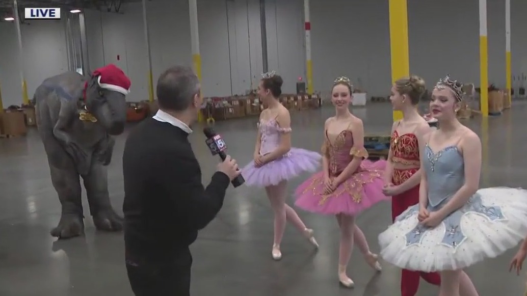 Having fun at the Toys for Tots warehouse | FOX 5 Atlanta