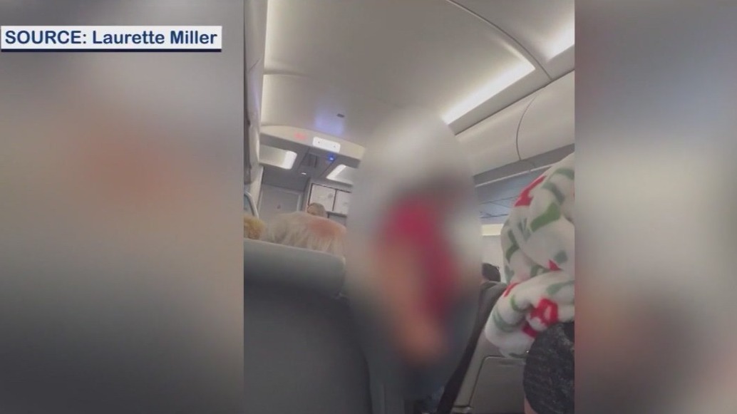 Chaos erupts after woman pulls pants down on flight | FOX 10 Phoenix
