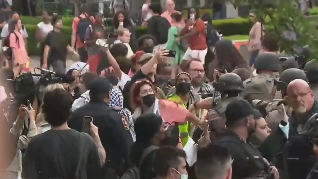 UT Austin Palestine rally: Dozens of protesters detained | FOX 4 Dallas ...