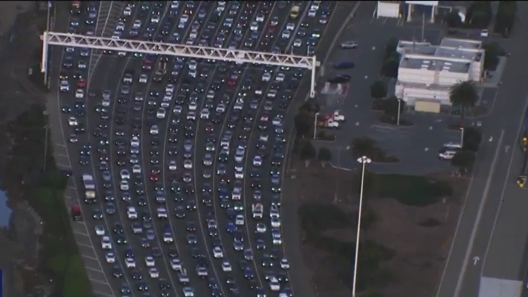 Major traffic jam on Bay Bridge | KTVU FOX 2