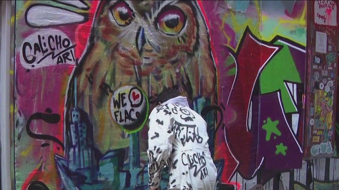 Vandalized mural of Flaco restored | FOX 5 New York