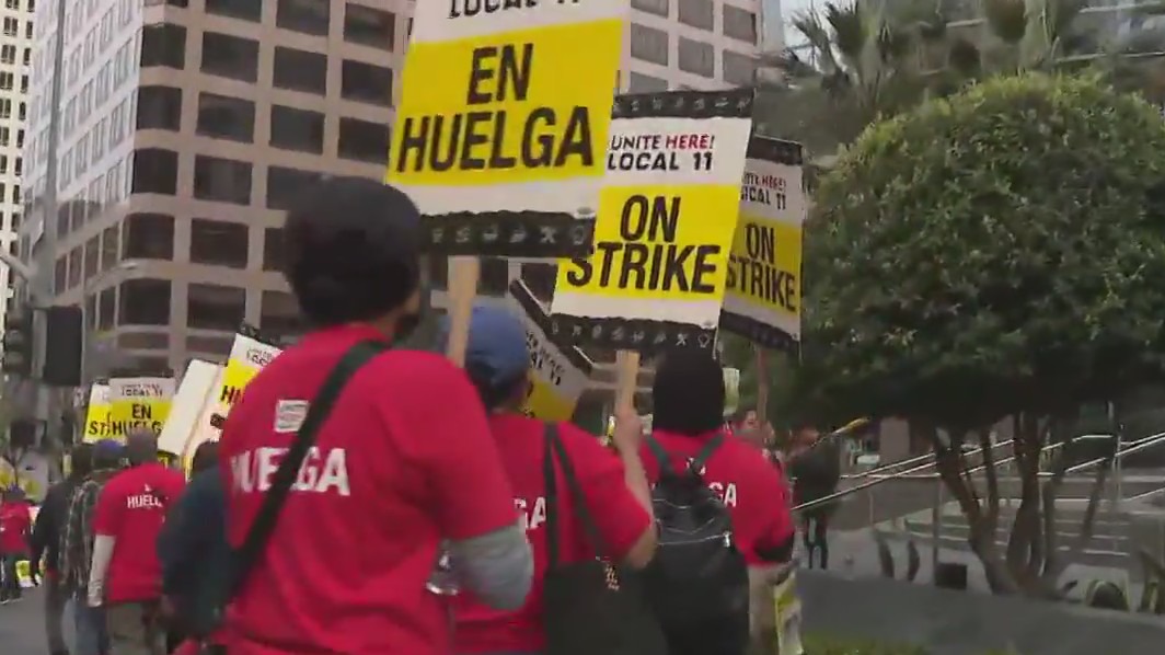 Hotel workers planning big march | FOX 11 Los Angeles