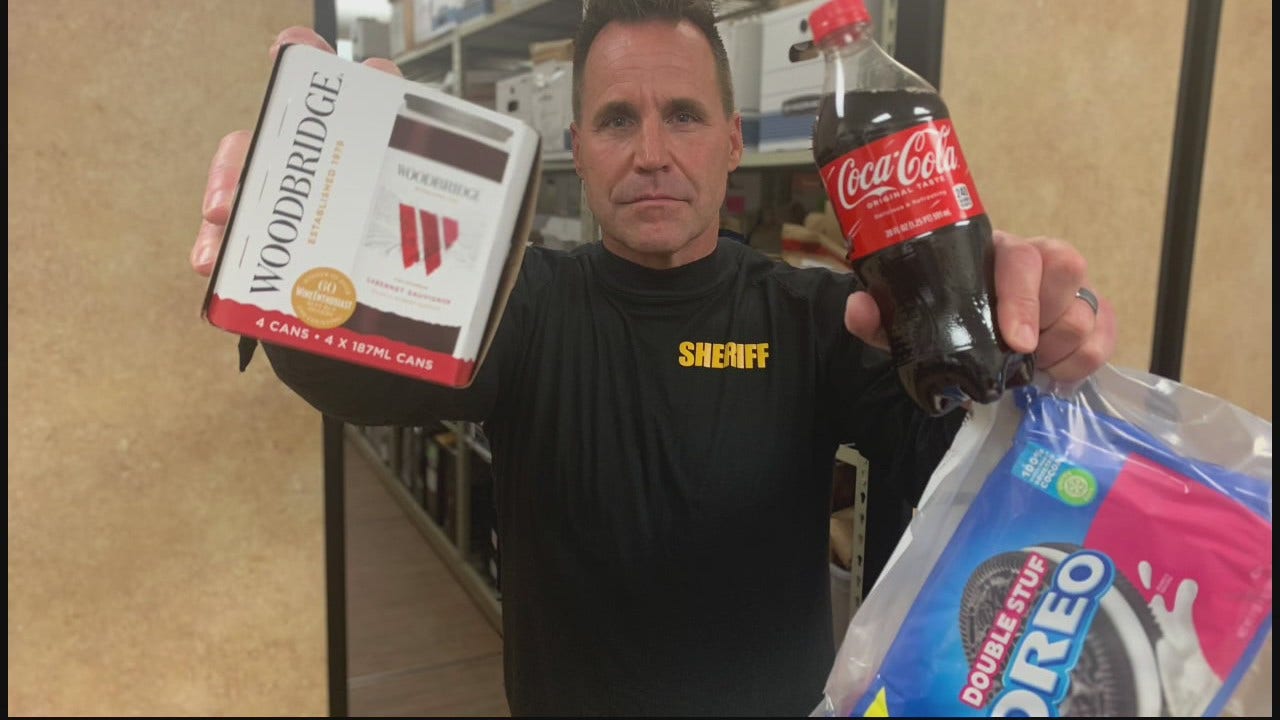 Doctor Brings Snack Wine While Trying To Meet Teen For Sex Michigan