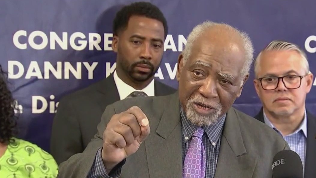 Rep. Danny Davis receives several endorsements for re-election | FOX 32 ...