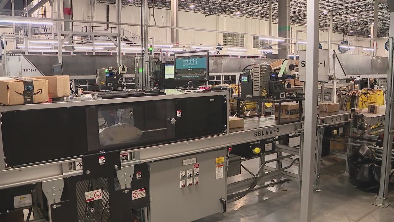 UPS 'Brown Friday' hiring event | FOX 32 Chicago