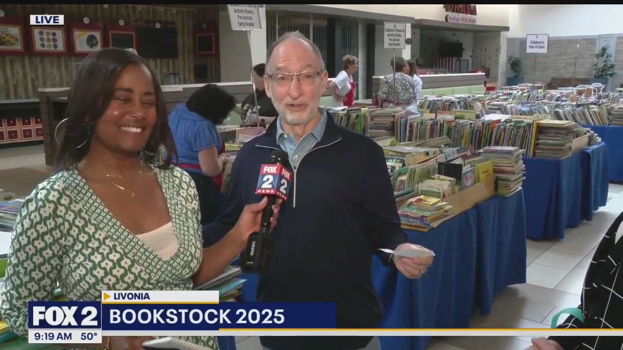 Neal Rubin sings to Charlie Langton at 2025 Bookstock | FOX 2 Detroit