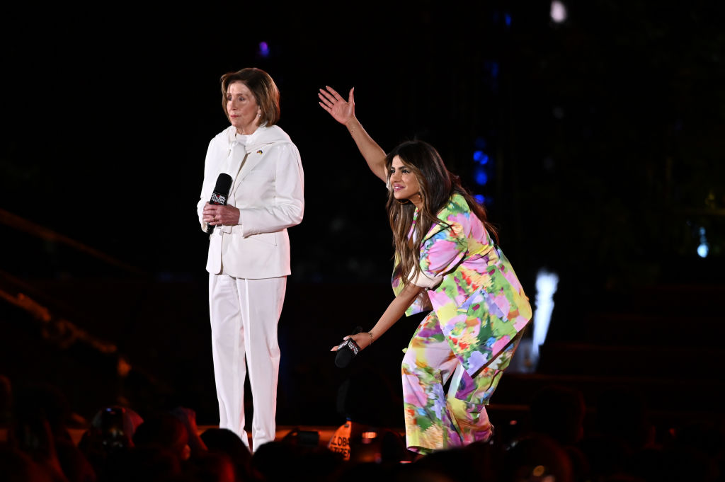 Crowd boos Nancy Pelosi at Global Citizen Festival | FOX 5 New York