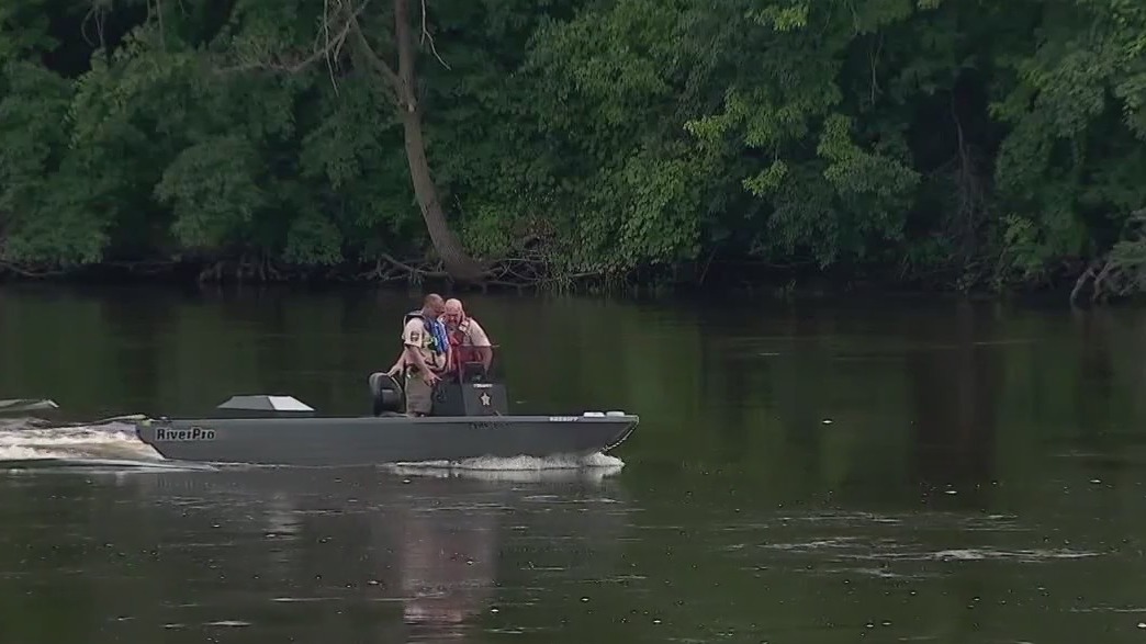 Search continues for man after Mississippi River rescue | FOX 9 ...