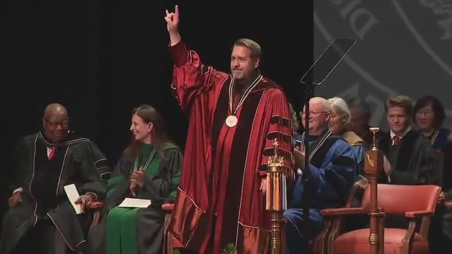 UT Austin swears in 31st President James Davis | FOX 7 Austin