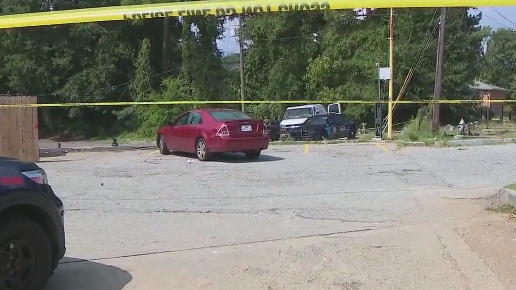 Shooting on Martin Luther King Jr. Drive leaves two dead | FOX 5 Atlanta
