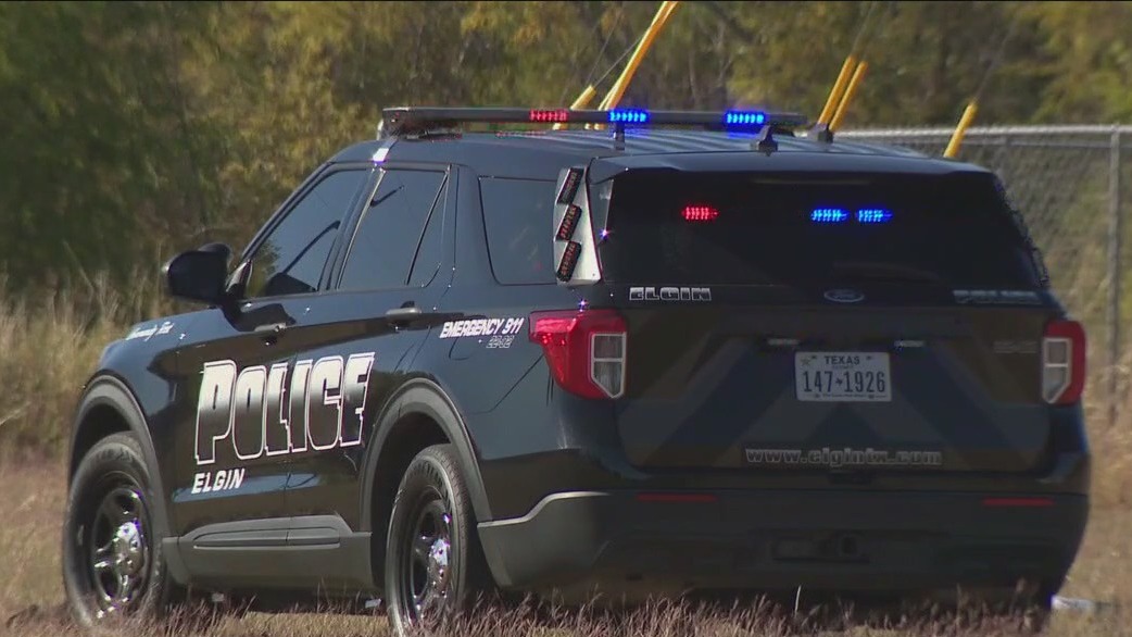 Body recovered from vehicle that went into pond in Elgin | FOX 7 Austin