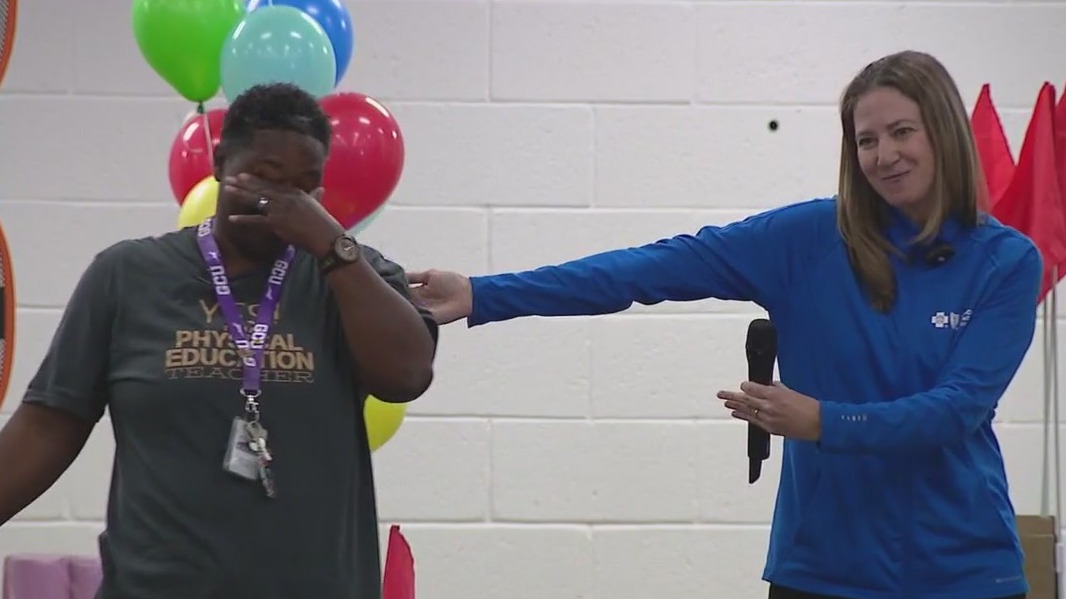 Phoenix PE teacher's wish list becomes a reality | FOX 10 Phoenix