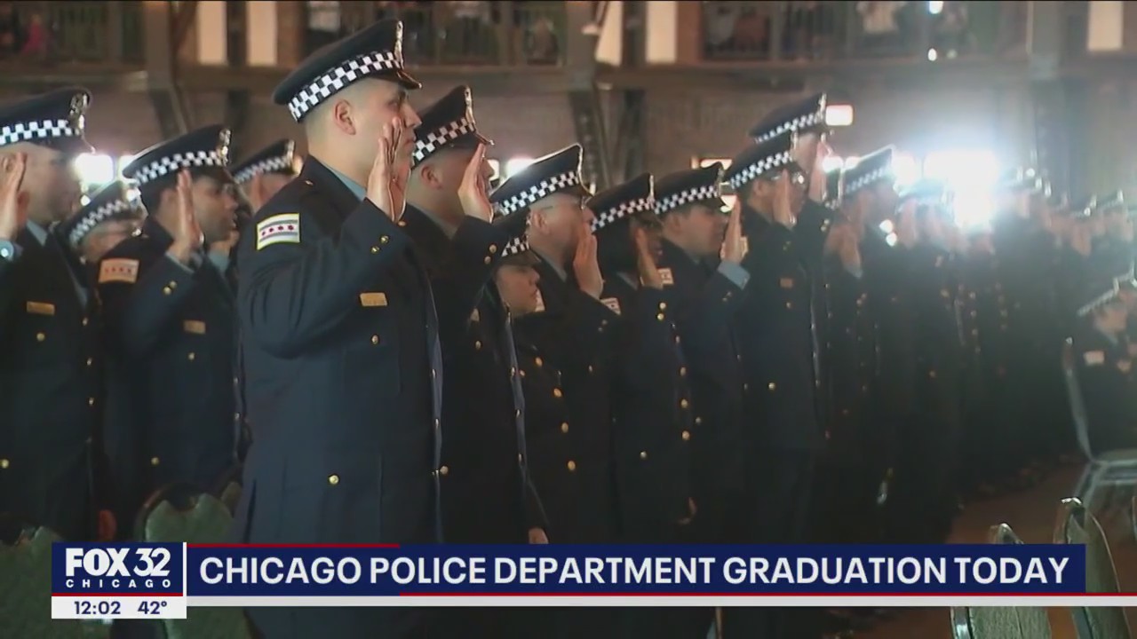 New recruits join Chicago police force as department mourns fallen ...
