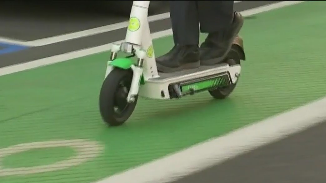 Out of control: Alderman calls for e-scooter safety | FOX 32 Chicago