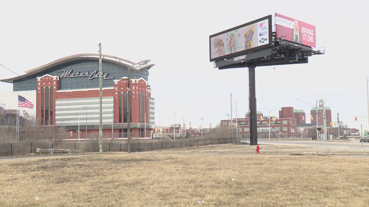 Artist winning artwork featured on billboard in Detroit | FOX 2 Detroit