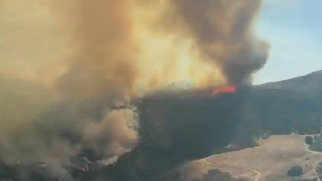 Fire erupts near Lake Piru | FOX 11 Los Angeles