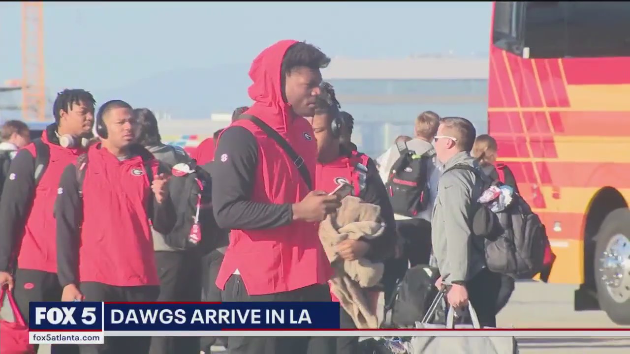 Dawgs arrive in LA | FOX 5 Atlanta