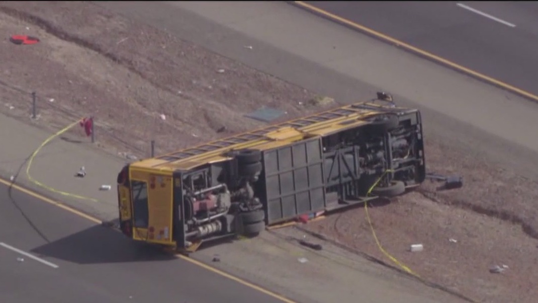4 hurt in school bus crash on I-10 near Tucson | FOX 10 Phoenix