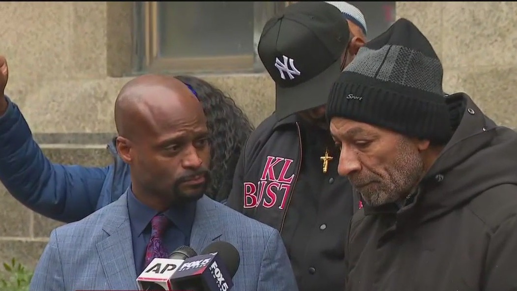 Jordan Neely's father reacts to verdict | FOX 5 New York