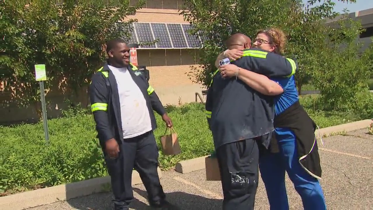 Detroit blight crew removes graffiti from nonprofit wall | FOX 2 Detroit