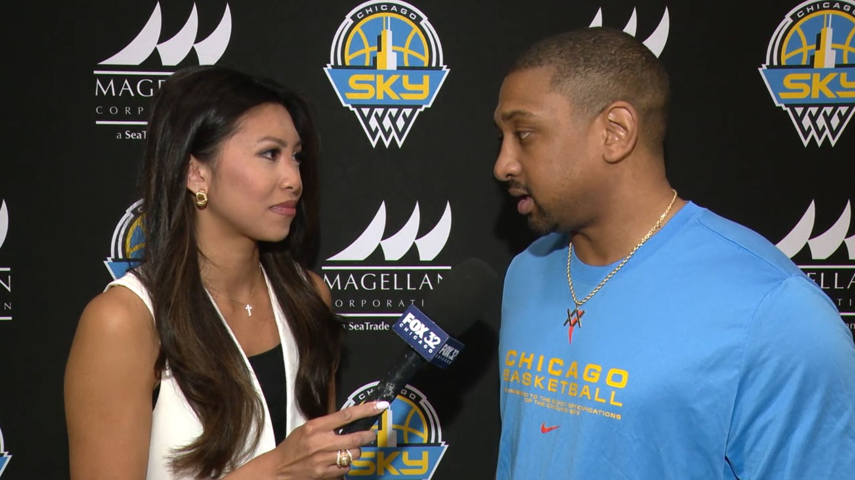 Tina Nguyen goes 1-on-1 with Sky head coach Tyler Marsh | FOX 32 Chicago