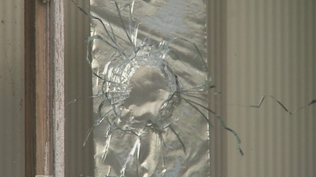 Drug-infested apartment complex gets makeover | FOX 5 Atlanta