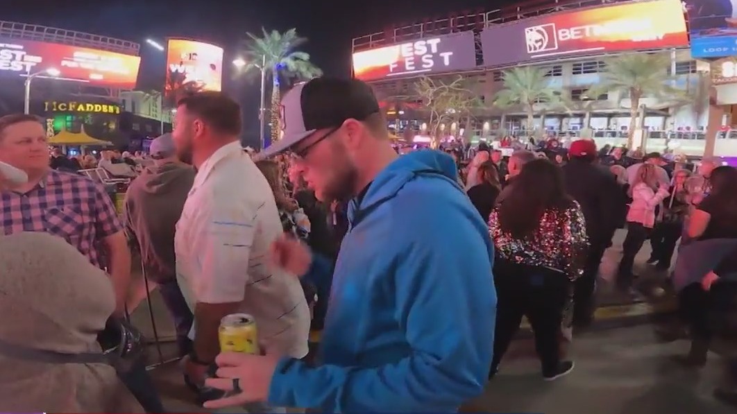Tim McGraw celebrates with Super Bowl fans night before the big game ...