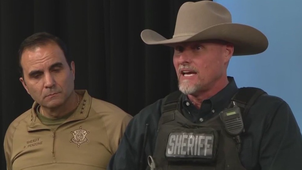 Title 42: Arizona sheriffs band together | FOX 10 Phoenix